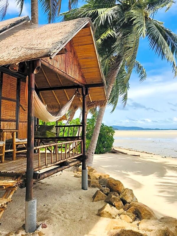 Castaway Beach Bungalows - Beachfront Accommodation on Koh Phangan