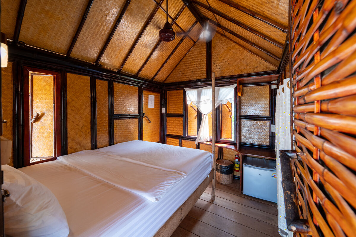 Castaway Beach Bungalows - Beachfront Accommodation on Koh Phangan